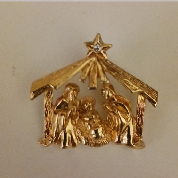 Accessories | Nativity 3d Scene Gold Pin Brooch | Poshmark
